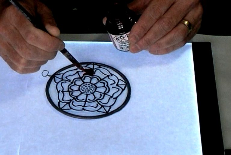 Using a Lightbox for Glass Painting.